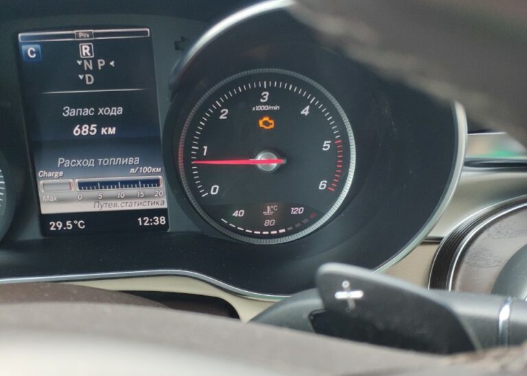 Mercedes Check engine light : Causes & Quick Fix Guide