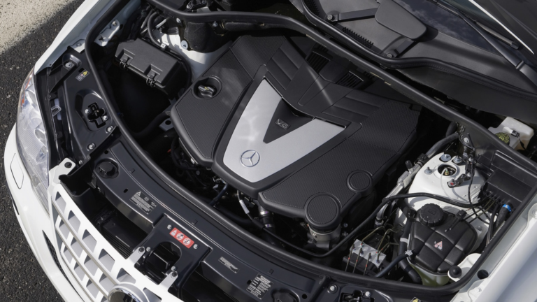 Mercedes OM642 Engine Guide: Issues & Service Tips
