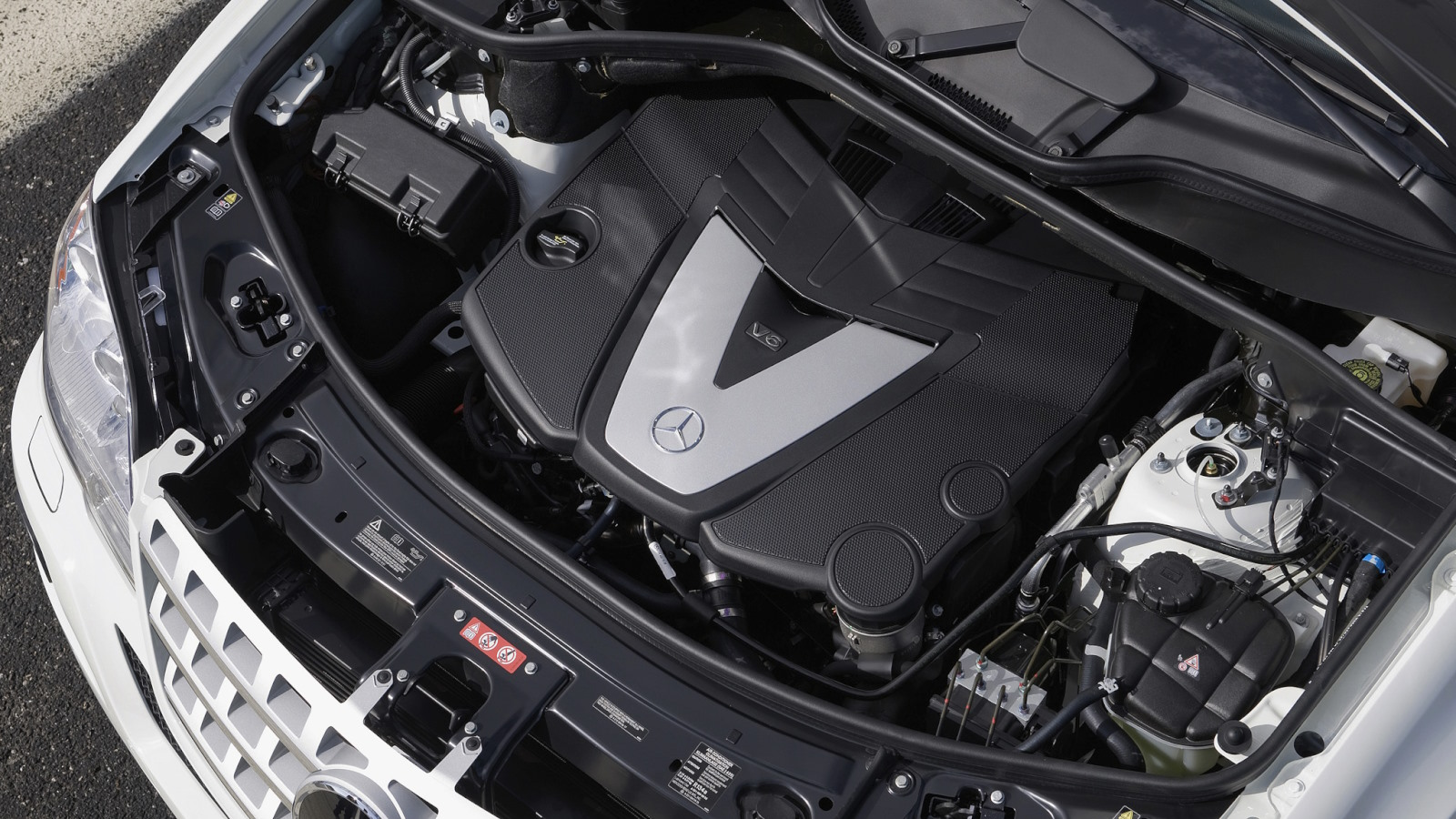 Mercedes OM642 Engine Guide: Issues & Service Tips